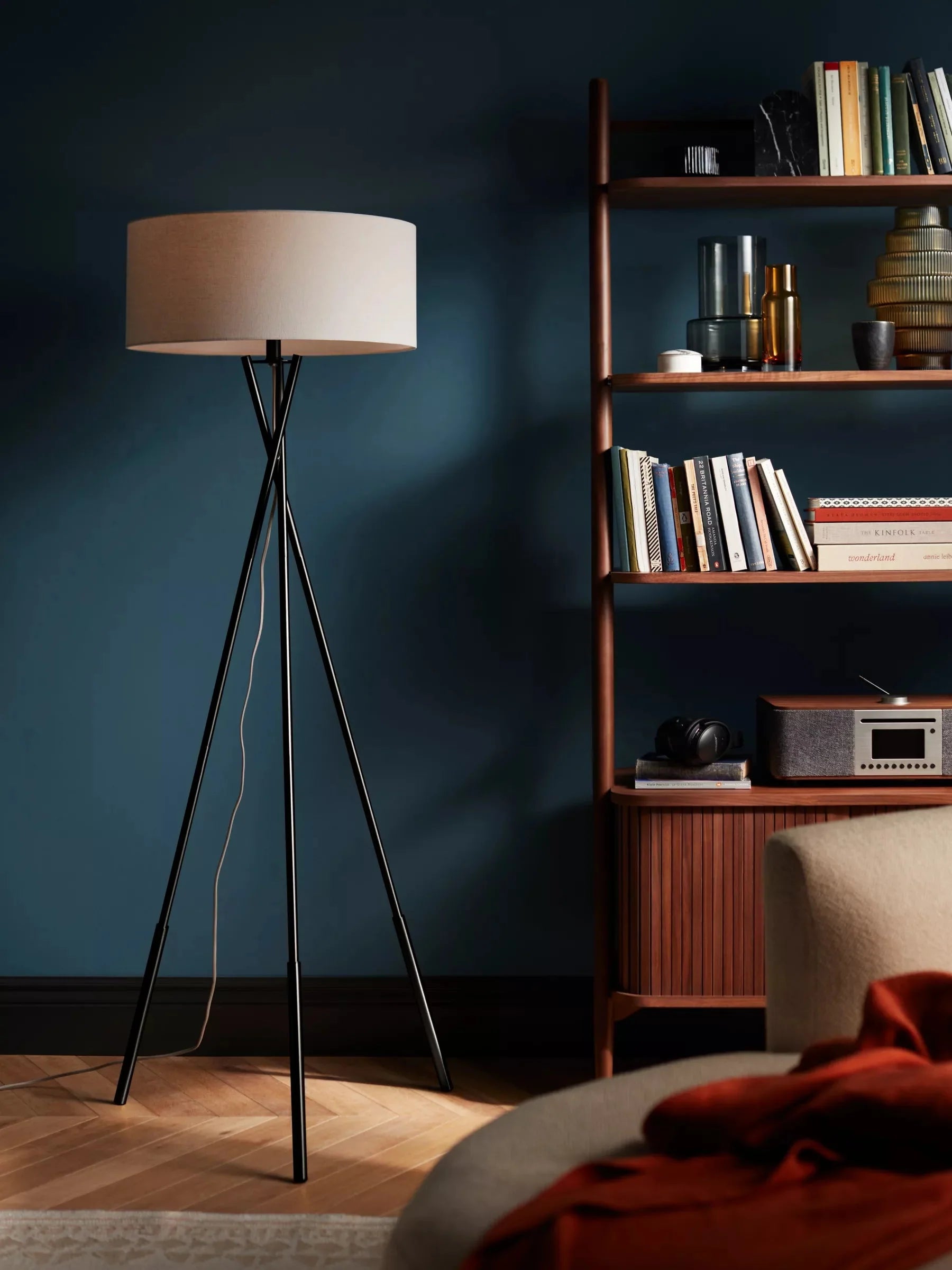 Tripod Floor Lamps: The Perfect Addition to Any Room | Casalola